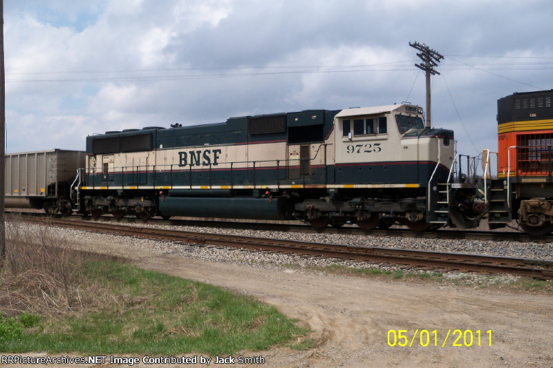 BNSF 9725